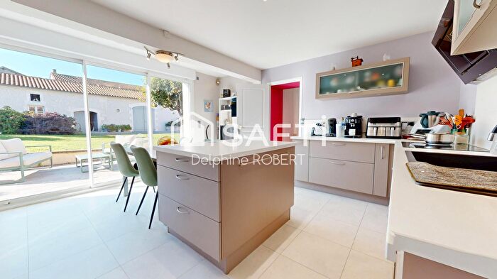 Maison à vendre - Sainte-Lheurine - 8 pièces - 5 chambres