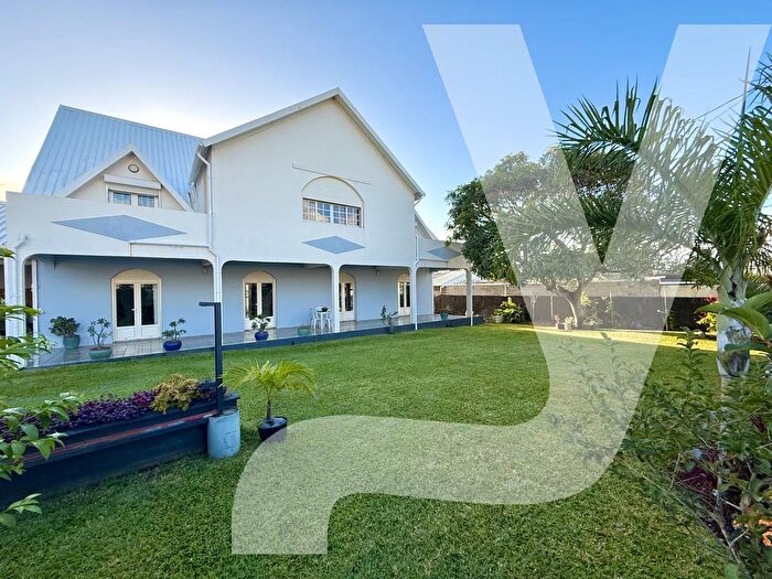 Maison à vendre - Sainte-Suzanne, Jacques Bel-Air - 7 pièces - 6 chambres