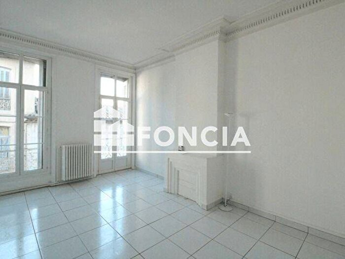 Appartement 4 pièces à louer - Esplanade, Nîmes