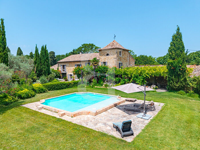 Maison à vendre - Sainte-Cécile-les-Vignes - 8 pièces - 5 chambres