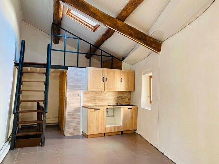 Grambois : Maison 3 pièces à louer