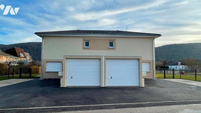 Maison à louer - Roche Lez Beaupre - 4 pièces - 3 chambres