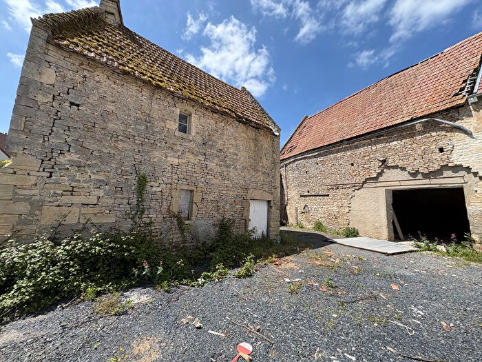 Maison 1 pièce à vendre à Le Fresne-Camilly