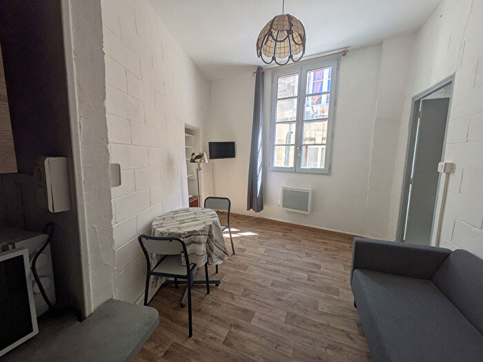 Appartement 1 pièce à Avignon, Palais des Papes, Zone Piétonne, à louer