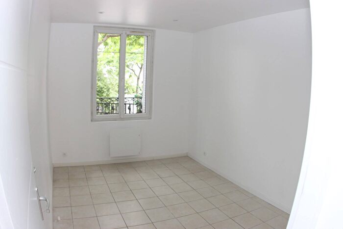 Ruffins-Théophile Sueur-Montreau-Le Morillon : Appartement 2 pièces à louer