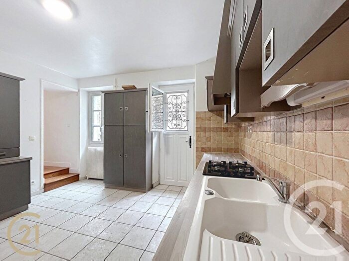 Maison 6 pièces à Moret-Loing-et-Orvanne, à louer