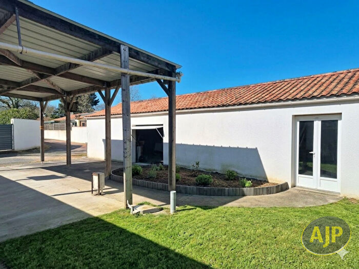 Maison à vendre - Saint-Hilaire-de-Loulay - 1 pièce - 2 chambres