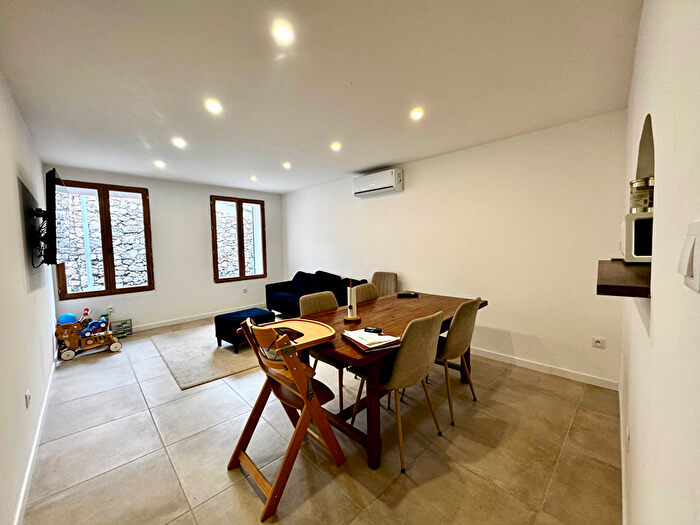 Maison à vendre - Saint-Maximin-la-Sainte-Baume, Centre-ville - 5 pièces - 4 chambres