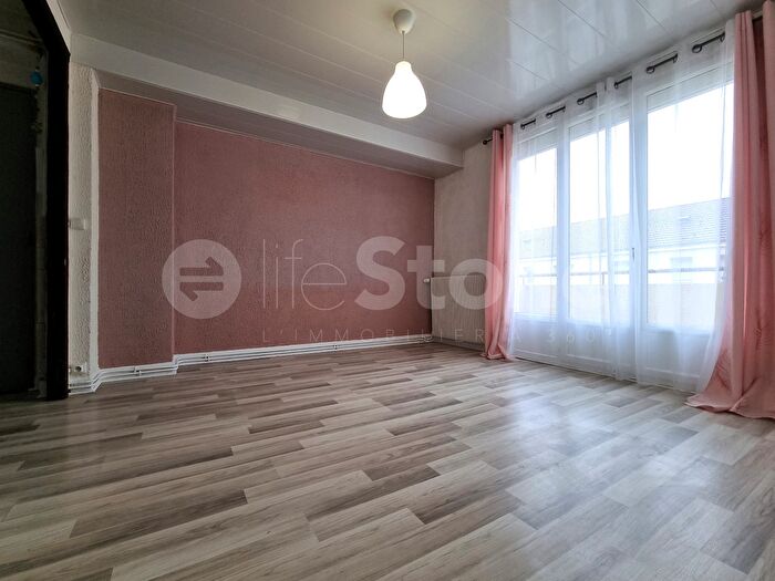 Maisons à vendre et appartements à louer - 1