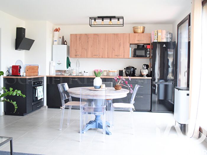 Appartement à vendre - Senlis, Centre-ville - 3 pièces - 2 chambres