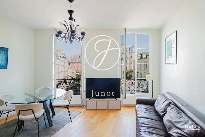 Paris 4ème, Arsenal : Appartement 4 pièces à vendre