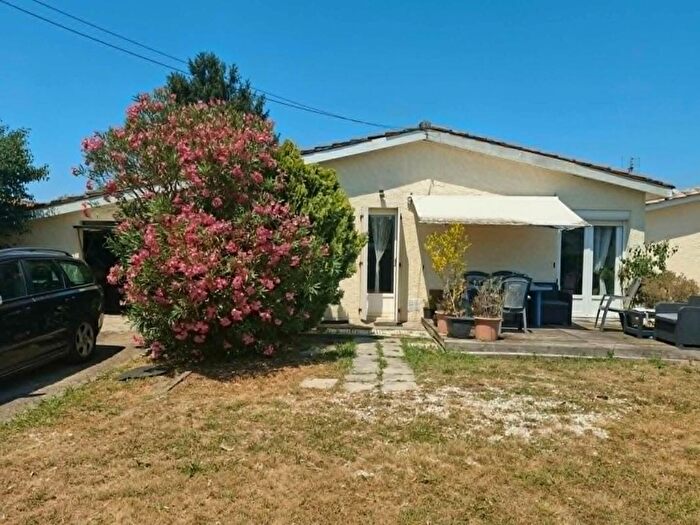 Maison 3 pièces à Saint-Christoly-de-Blaye, à vendre