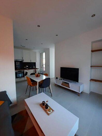 Saint Mathieu, Grasse : Appartement 3 pièces à louer