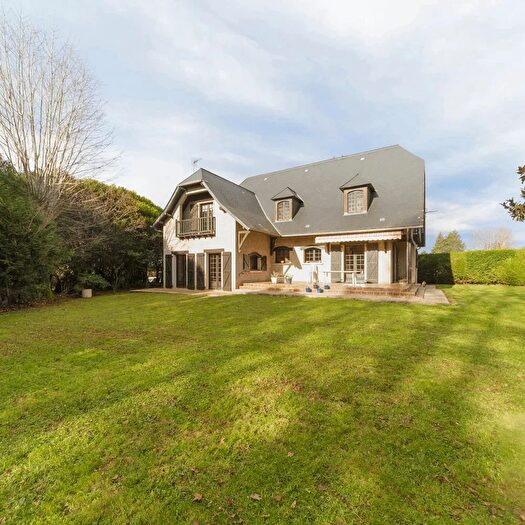 Maison 5 pièces à vendre à Oloron-Sainte-Marie