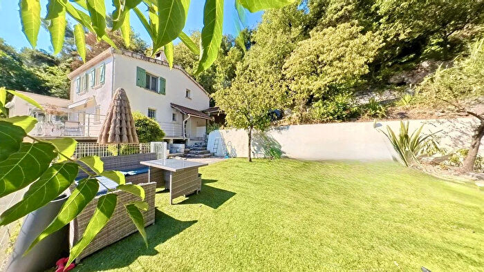 Maison à vendre - Vence, Saint-Martin, Lubiane, Le Suve - 5 pièces - 3 chambres