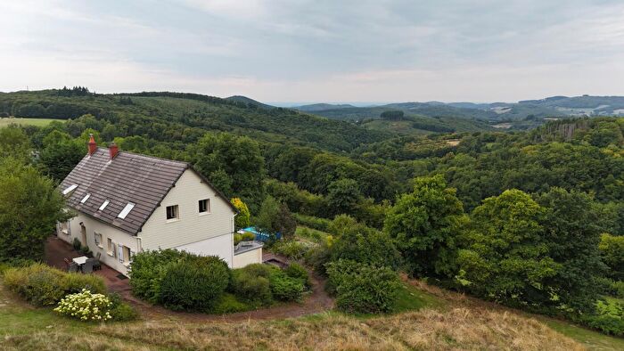 Maison à vendre - Villapourçon - 7 pièces - 5 chambres