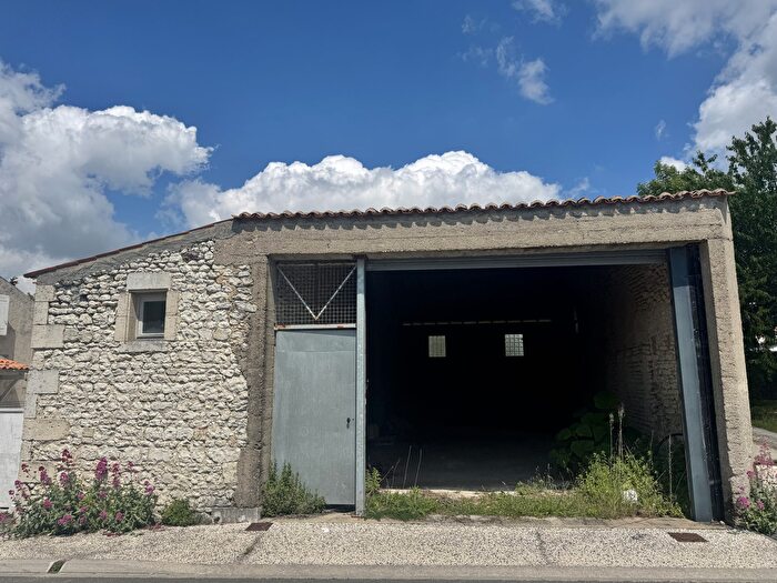 Semussac - Maison 1 pièce à vendre