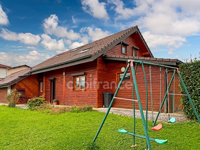 Maison à vendre - Saint-Genis-Pouilly - 7 pièces - 4 chambres