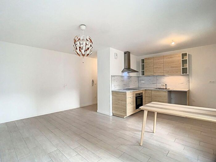 Créteil, Chenevier, Déménitroux : Appartement 2 pièces à louer