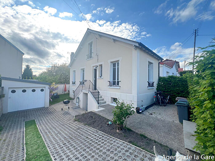 Carrières-sur-Seine, Fermettes, Amandiers, Colombier : Maison 4 pièces à vendre