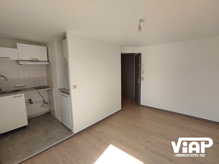 Appartement à louer - Limoges, Centre-ville, Hôtel de Ville, Emailleurs - 1 pièce