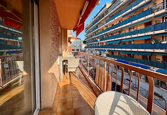 Appartement à vendre - Vallauris, Golfe Juan, Vieux Port - 3 pièces - 2 chambres