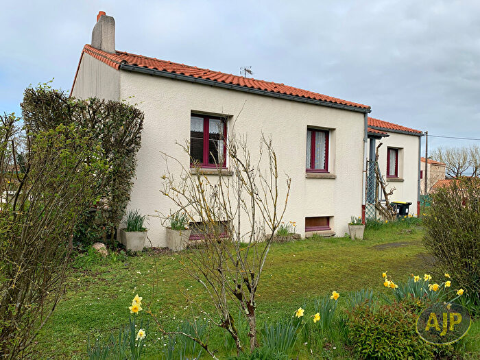Maison à vendre - Maisdon-sur-Sèvre - 5 pièces - 3 chambres