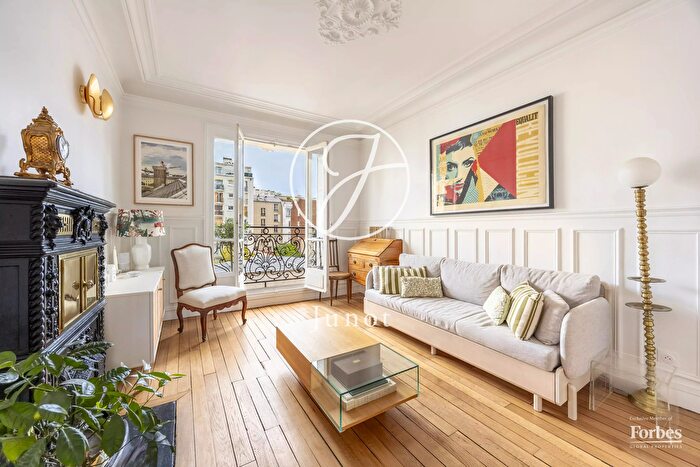 Paris 15ème, Violet, Commerce : Appartement 4 pièces à vendre