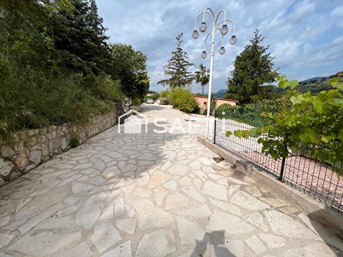 Maison à vendre - La Trinité - 10 pièces - 5 chambres