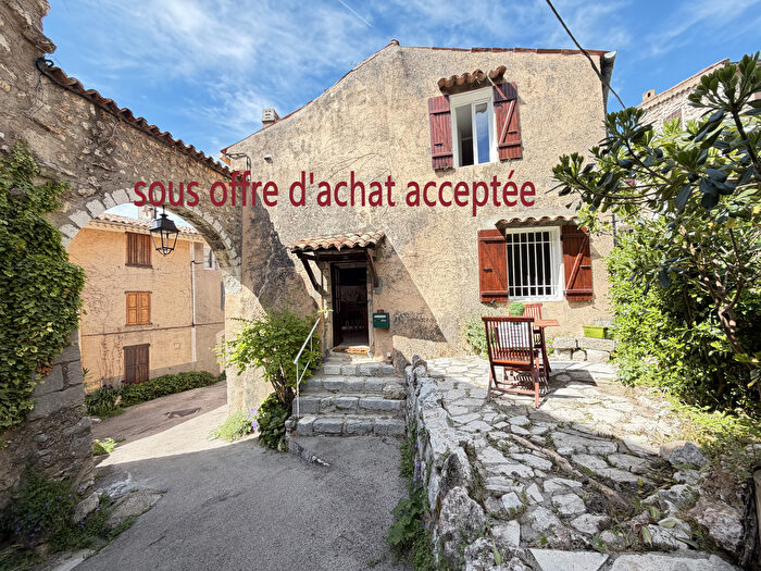 Maison 5 pièces à Aiguines, à vendre