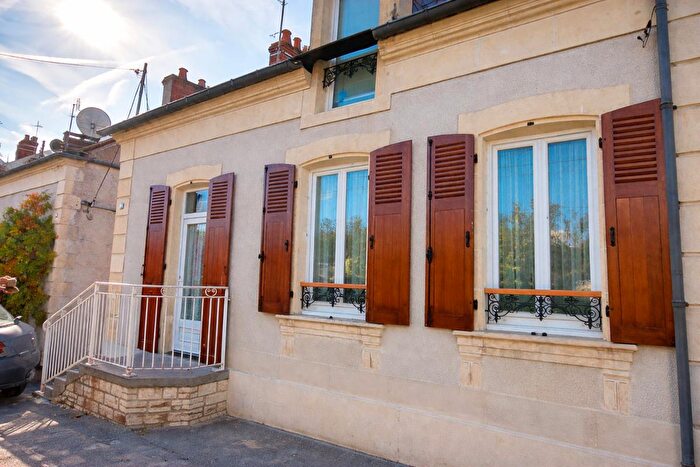 Maison à vendre - Urzy - 5 pièces - 3 chambres