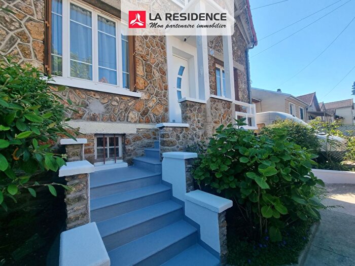 Maison à vendre - Stains - 6 pièces - 4 chambres