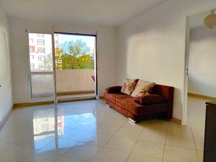 Appartement à louer - Neudorf Est Centre, Strasbourg - 2 pièces - 1 chambre