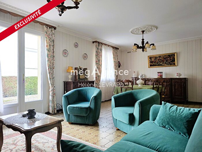 Maison à vendre - Évron - 5 pièces - 3 chambres