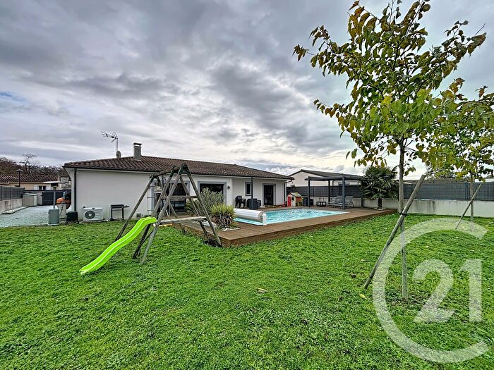 Maison à vendre - Nersac - 5 pièces - 3 chambres