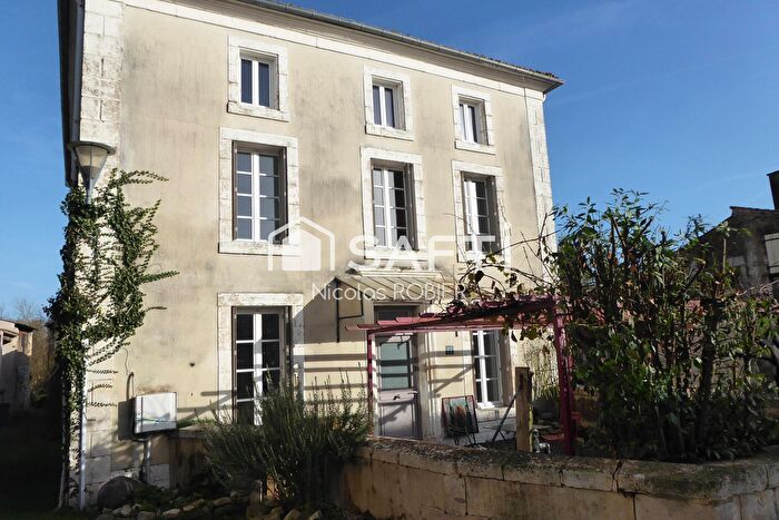 Maison à vendre - Le Vanneau-Irleau - 6 pièces - 5 chambres