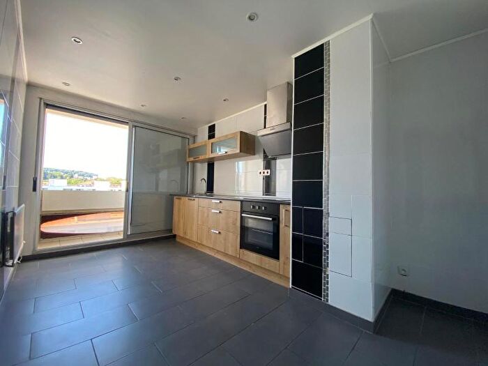 Appartement à louer - Saint-Étienne, Montaud - 3 pièces - 2 chambres