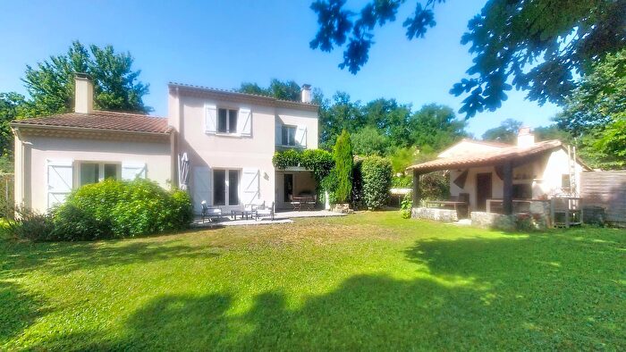 Maison 6 pièces à vendre à Léognan
