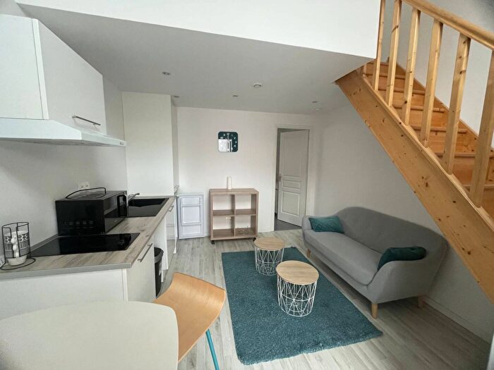 Appartement à louer - Centre Ville, Saint-Quentin - 2 pièces - 1 chambre