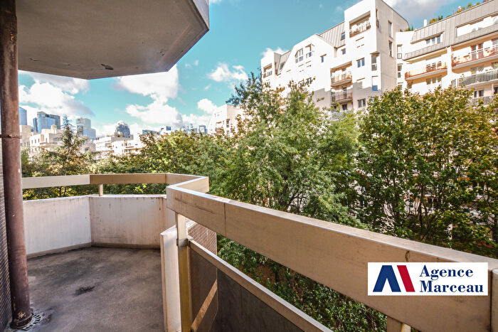Appartement 2 pièces à vendre à Courbevoie, Hôtel de ville