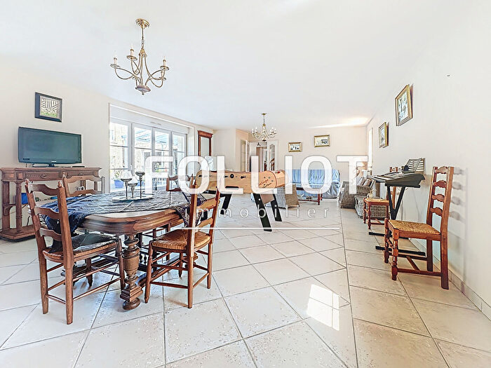 Maison à vendre - Douvres-la-Délivrande - 16 pièces - 11 chambres