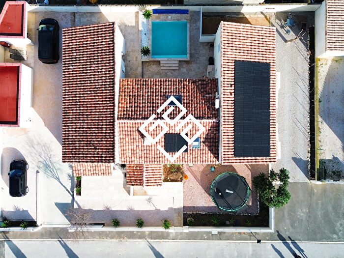 Maison à vendre - Mirepeisset - 10 pièces - 9 chambres