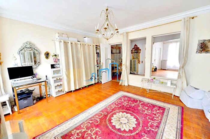 Appartement à vendre - Paris e , Clichy, Trinité - 3 pièces - 2 chambres