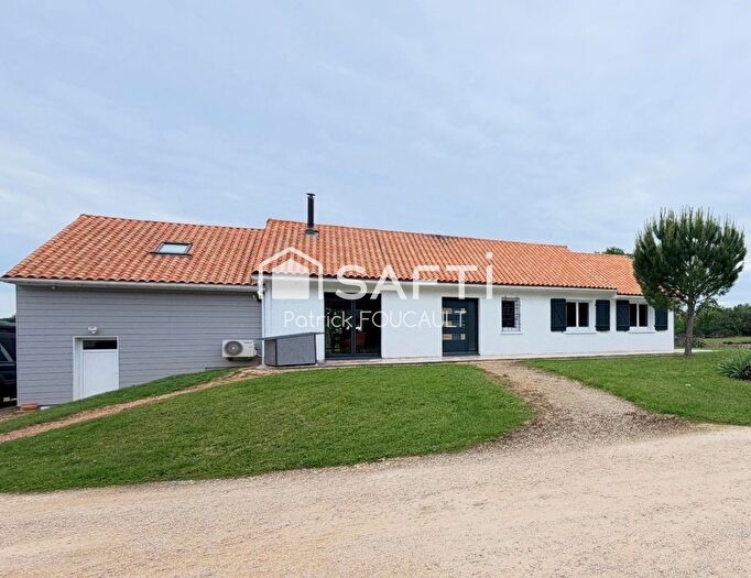 Maison 5 pièces à Château-Larcher, à vendre