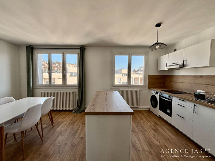 Appartement à louer - Saint-Étienne, La Métare, Le Portail Rouge, Fauriel, Villeboeuf - 3 pièces - 2 chambres
