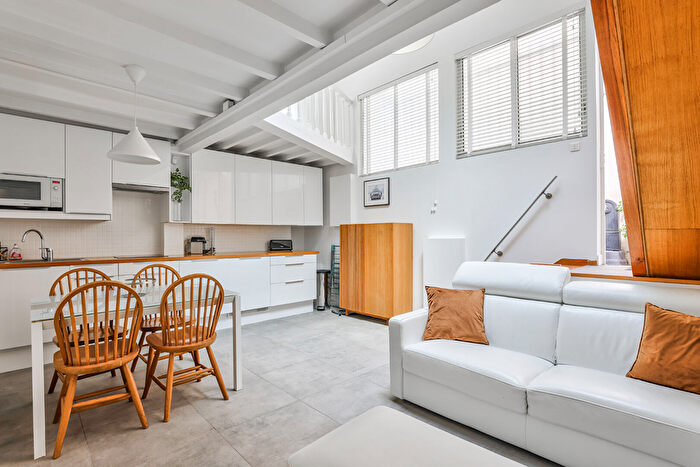 Appartement 2 pièces à vendre à Paris 15ème, Violet, Commerce