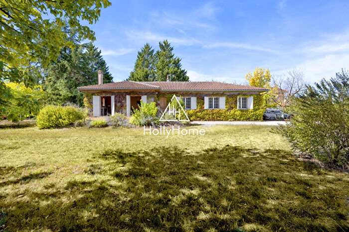 Maison 7 pièces à Arveyres, à vendre