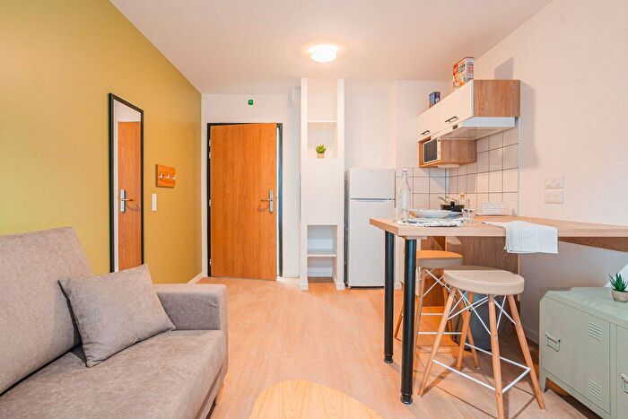 Appartement 2 pièces à Garibaldi-Ottino-Porte de Saint Ouen, Saint-Ouen-sur-Seine, à louer