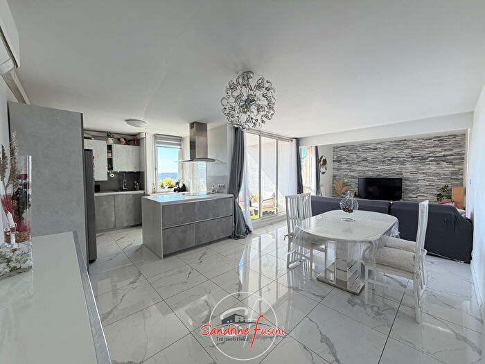 Appartement à vendre - Carros - 4 pièces - 3 chambres