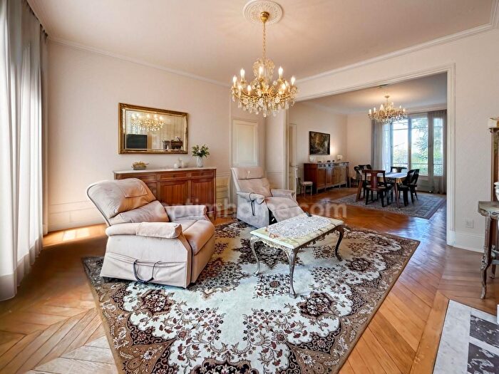 Beauchamp : Maison 10 pièces à vendre